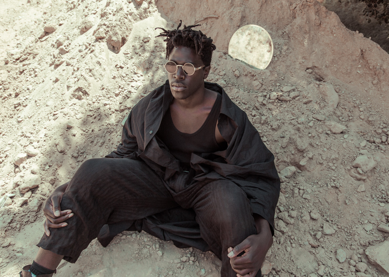 Moses Sumney muzikos ateitį pranašaus Šv. Kotrynos bažnyčioje – Ore.lt
